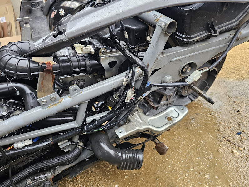 MOTOR SUZUKI BURGMAN 400 - motorecup